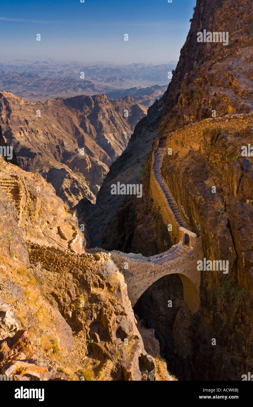 Shahara bridge yemen hi-res stock photography and images - Alamy