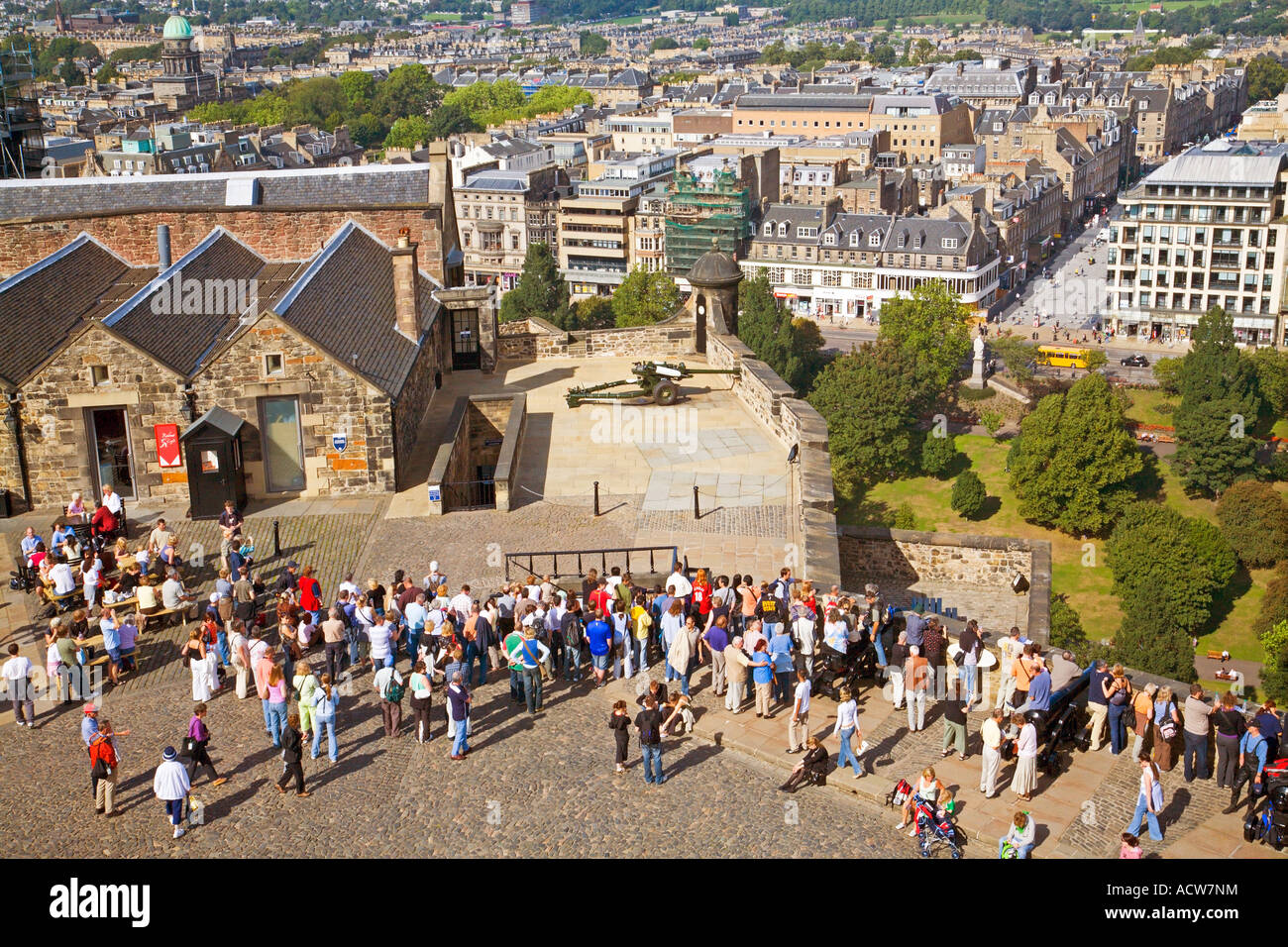 People waiting for the firing of the One O Clock Gun Edinburgh Castle ...