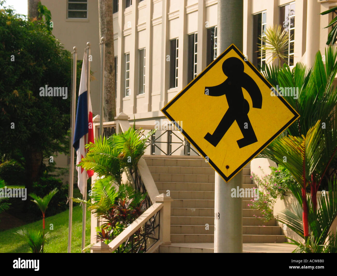 Pedestrian Crossing Sign Panama Stock Photo - Alamy