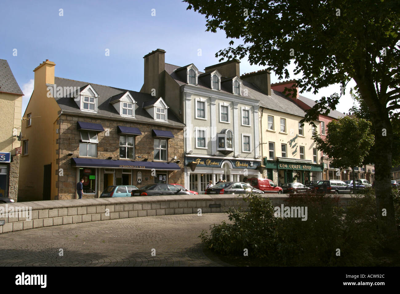 Donegal town centre shops hi-res stock photography and images - Alamy