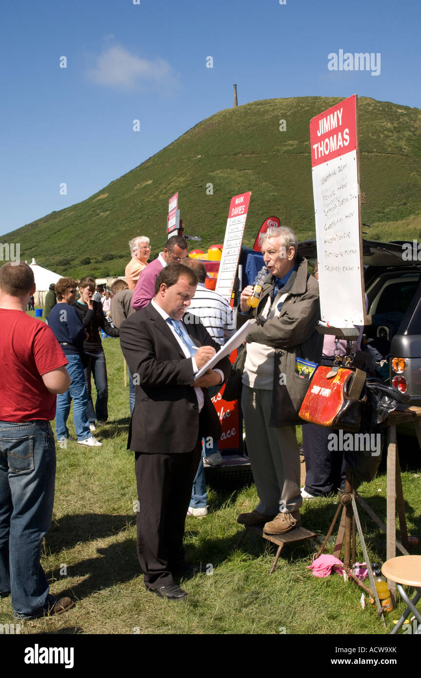 On course bookie hi-res stock photography and images - Alamy