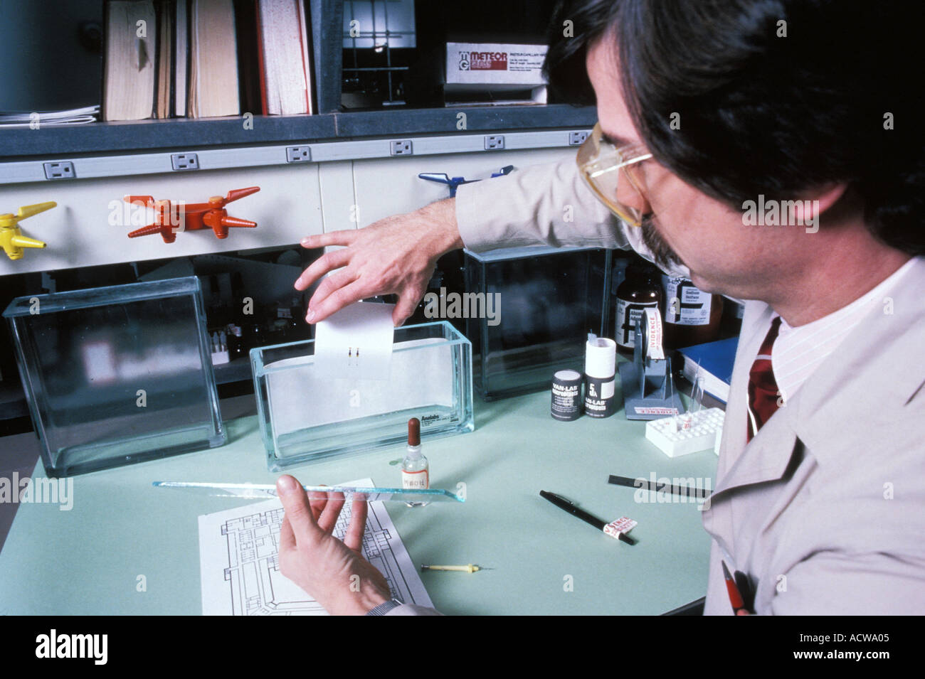 People profession chemist hi-res stock photography and images - Alamy