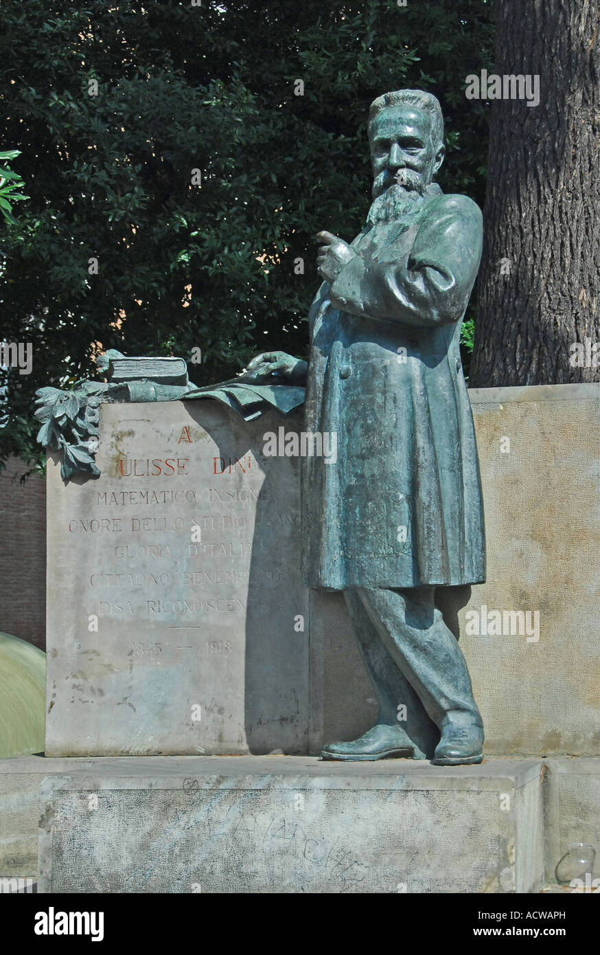Statue of Ulisse Dini , mathematician . Pisa , Tuscany , Northern Italy ...