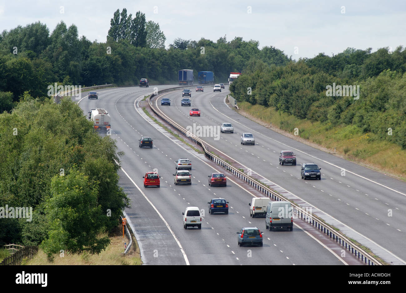 Cars m40 motorway hi-res stock photography and images - Alamy