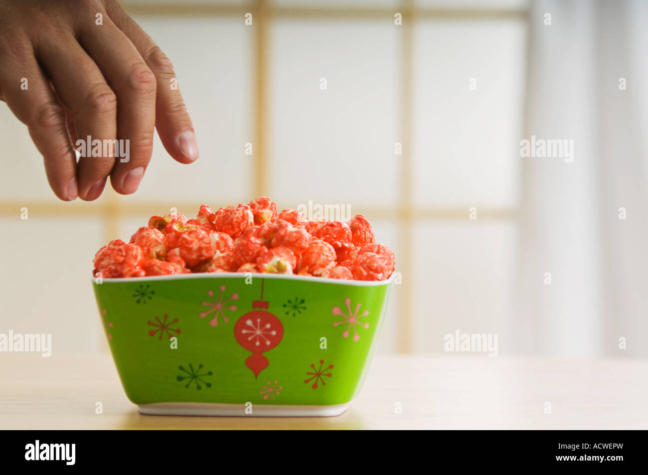 Colourful popcorn hi-res stock photography and images - Alamy