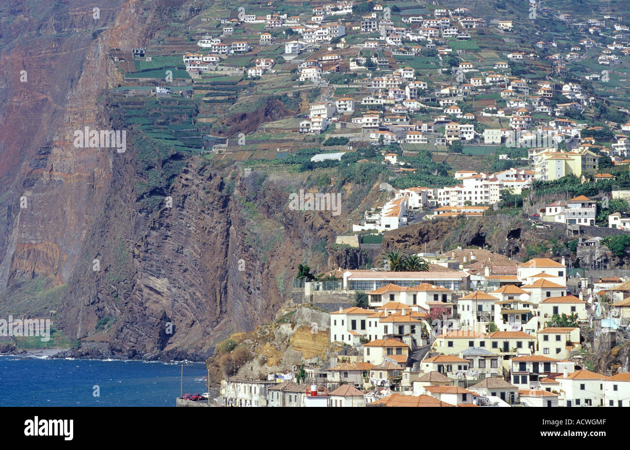 Madeira town dwellings hi-res stock photography and images - Alamy