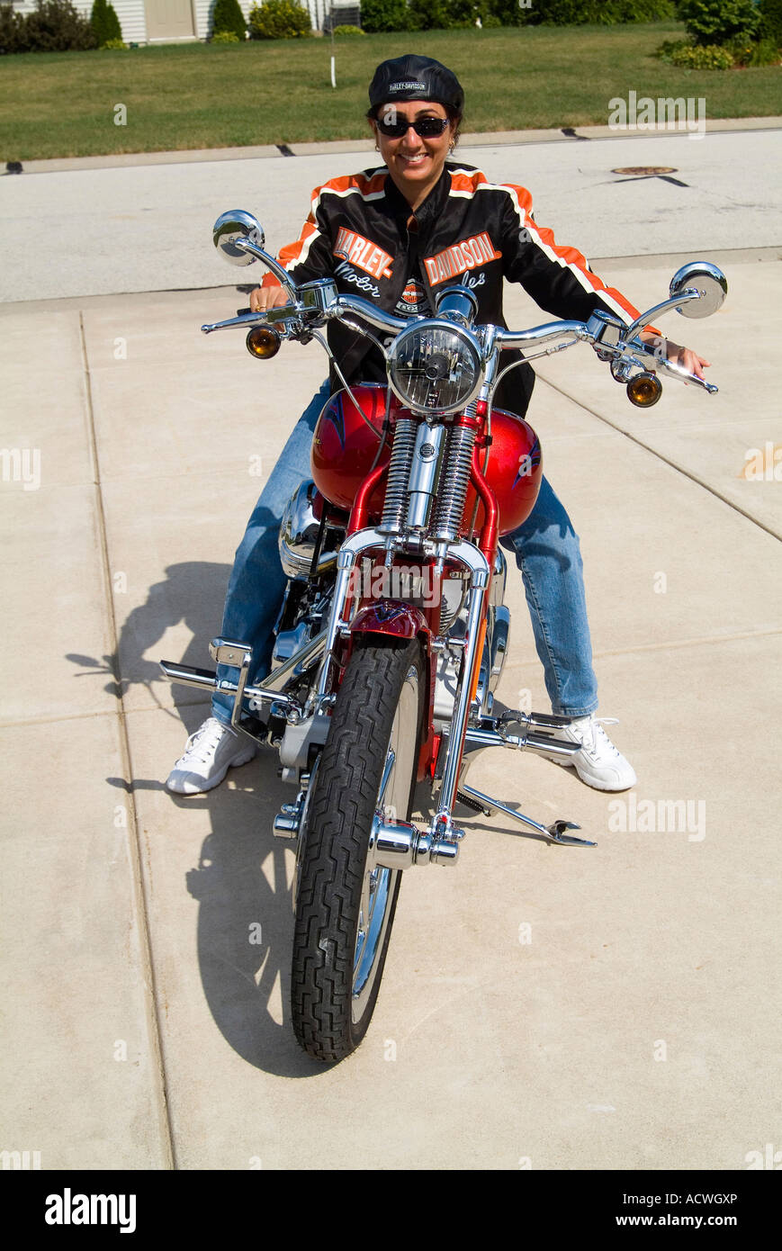 Woman riding a harley hi-res stock photography and images - Alamy
