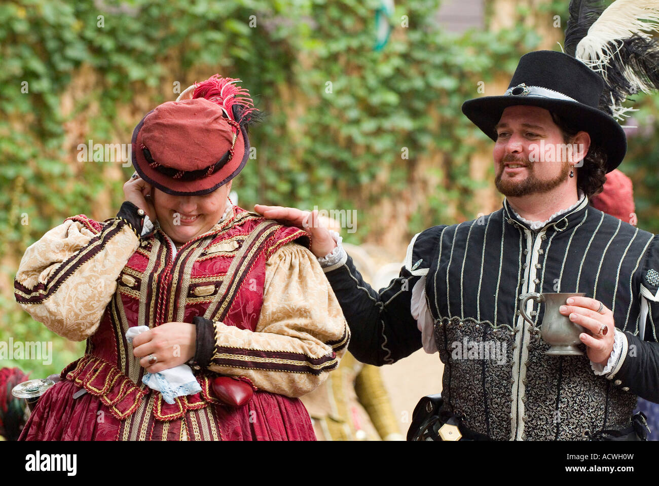 Medieval couple dress hi-res stock photography and images - Alamy