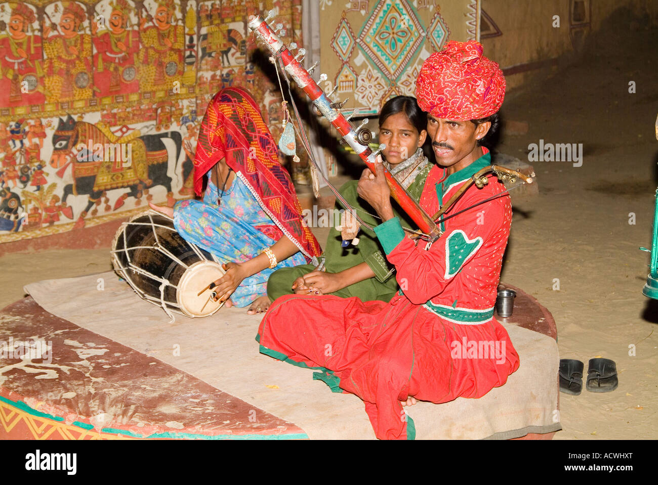 A Rajasthani family playing classical instruments Stock Photo - Alamy