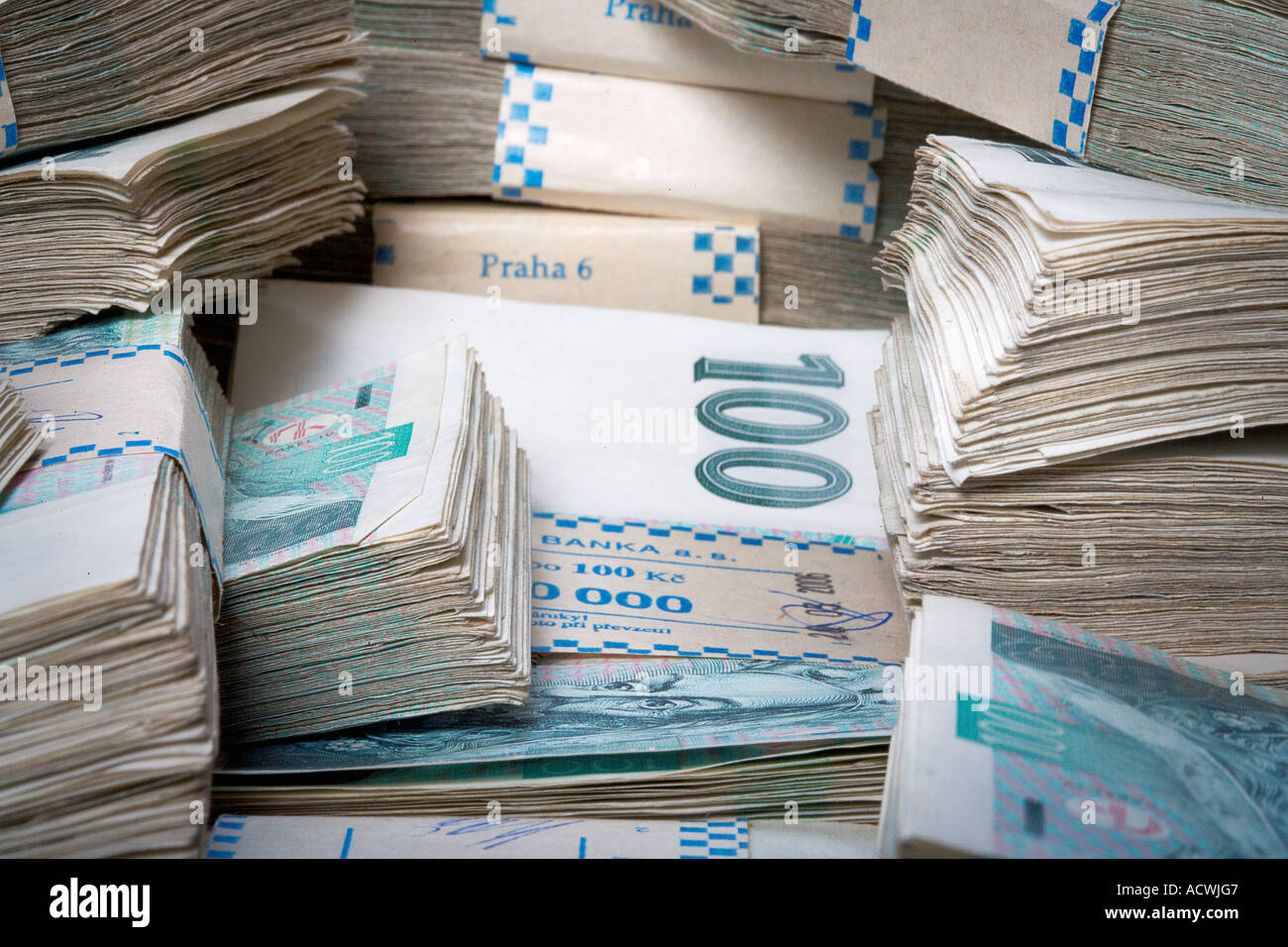 CZECH CURRENCY 100 KORUNA BILLS Stock Photo - Alamy