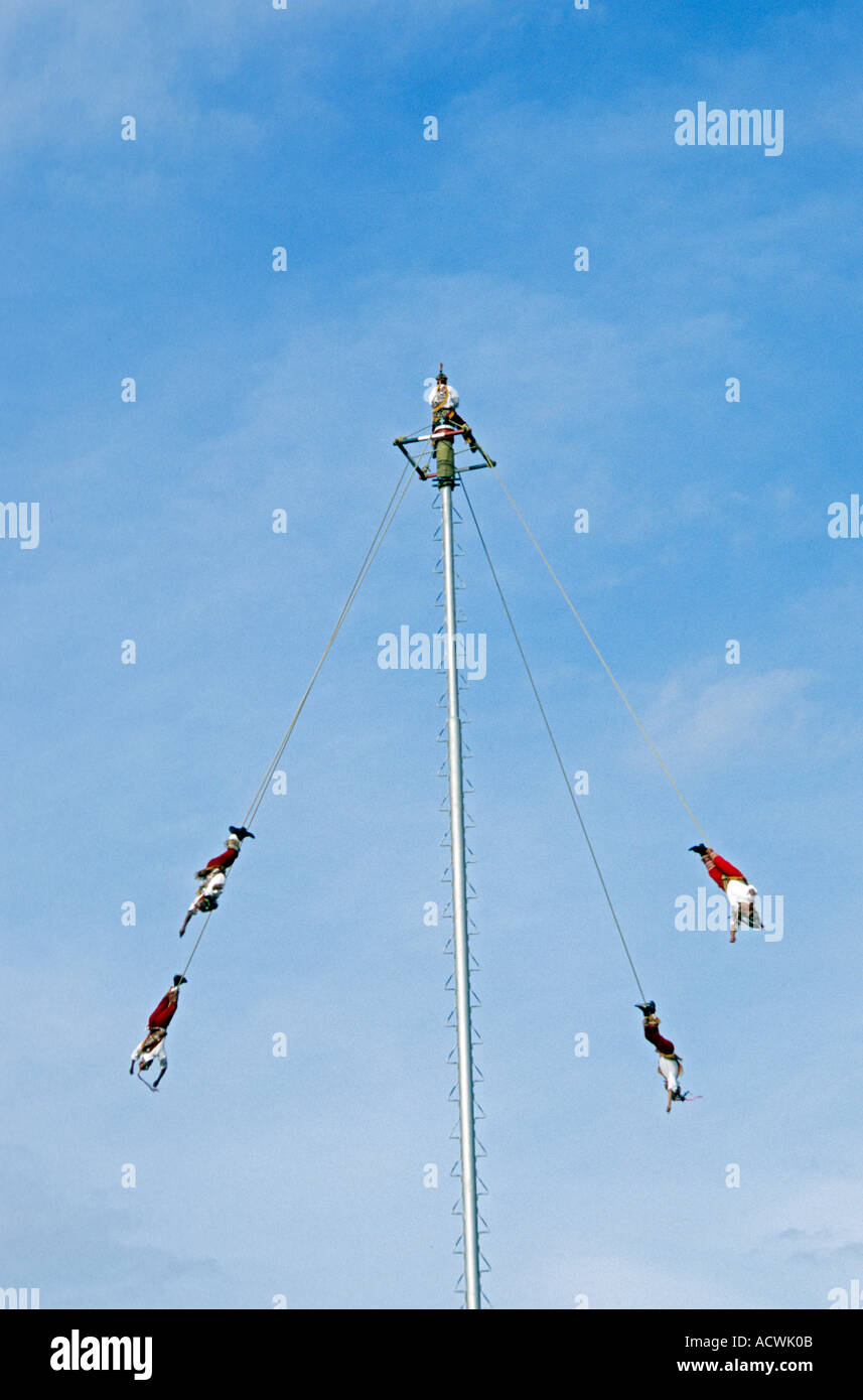 Flying people Voladores Stock Photo - Alamy