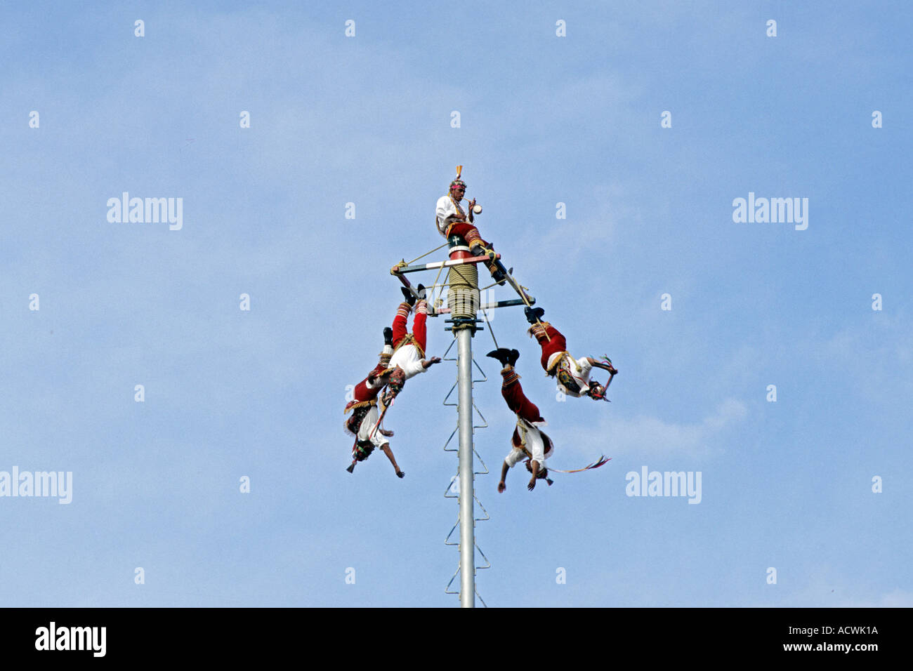Flying people Voladores Stock Photo - Alamy