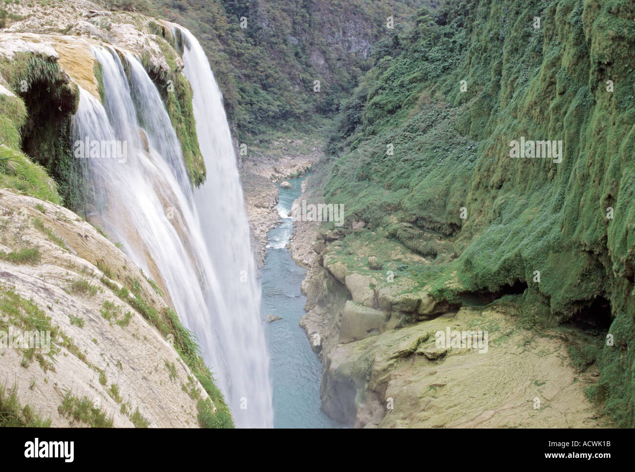 Tamul waterfall hi-res stock photography and images - Alamy