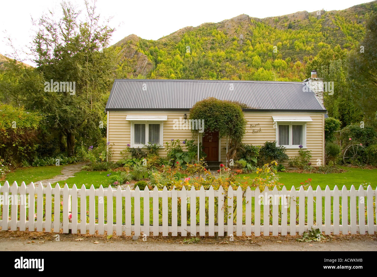 old miner's cottage arrowtown central otago new zealand south island ...