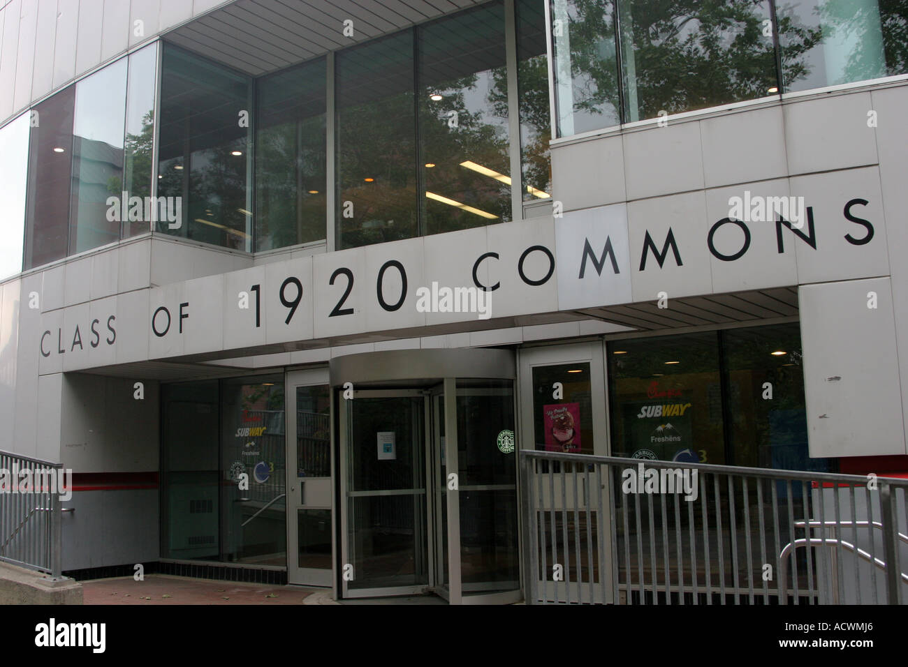 Ivy league university student 1920 hi-res stock photography and images ...