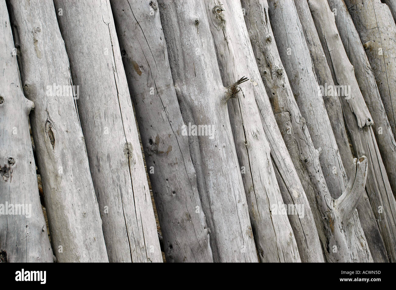 inuit hunting cabin on Hershel Island Stock Photo - Alamy