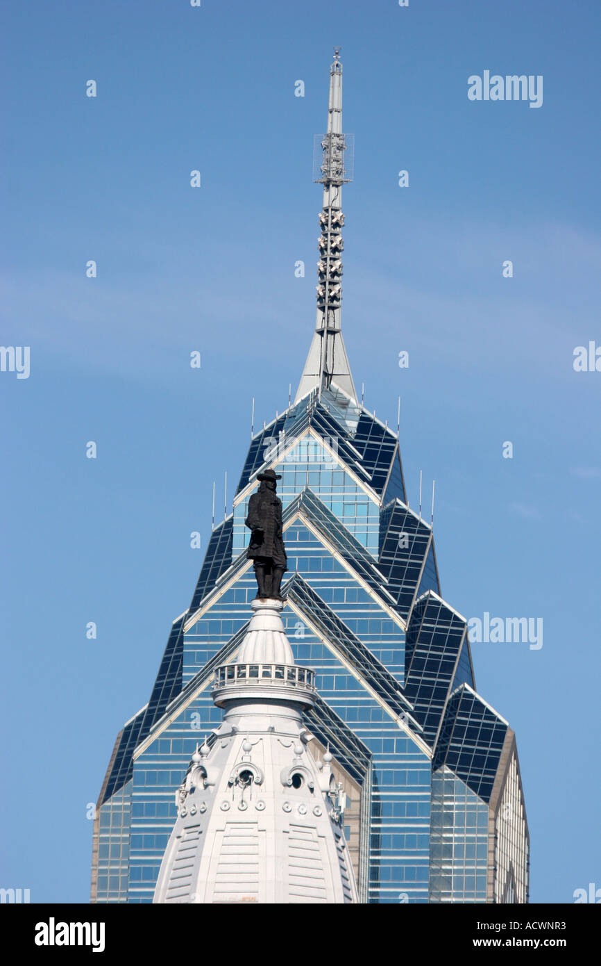 Statue of William Penn on top of City Hall with One Liberty Place in ...