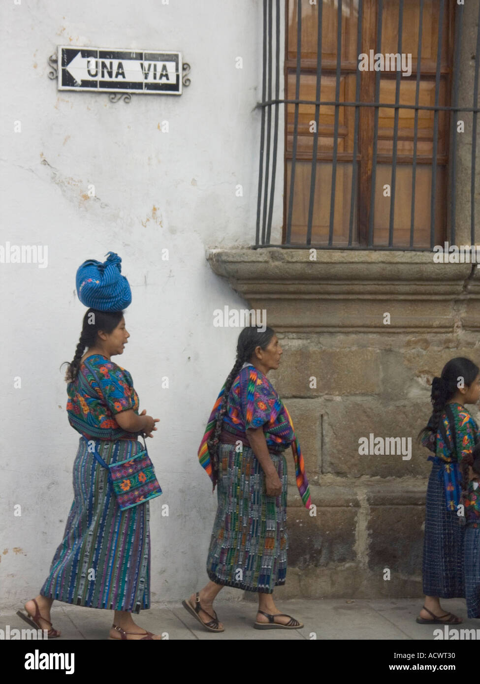 Indigenous Guatemalans in the city Stock Photo - Alamy