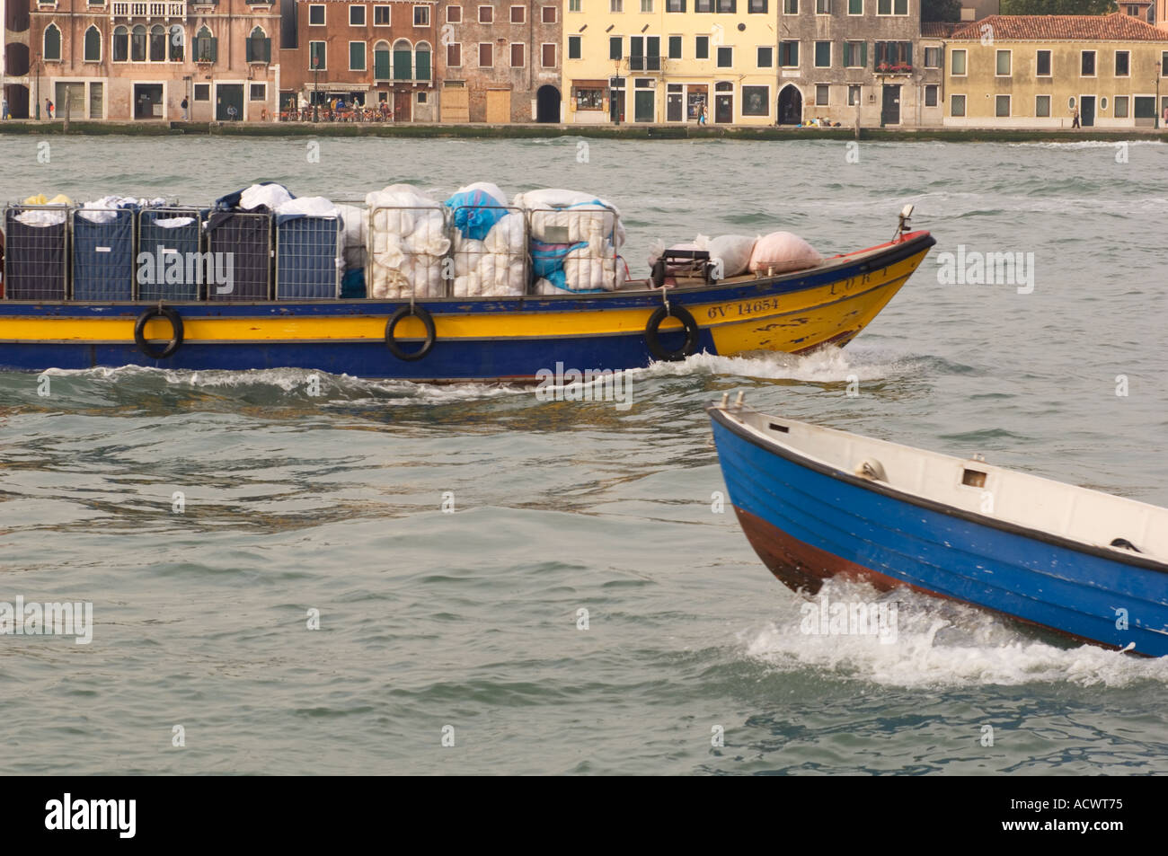 Venice rubbish trash garbage island hi-res stock photography and images ...