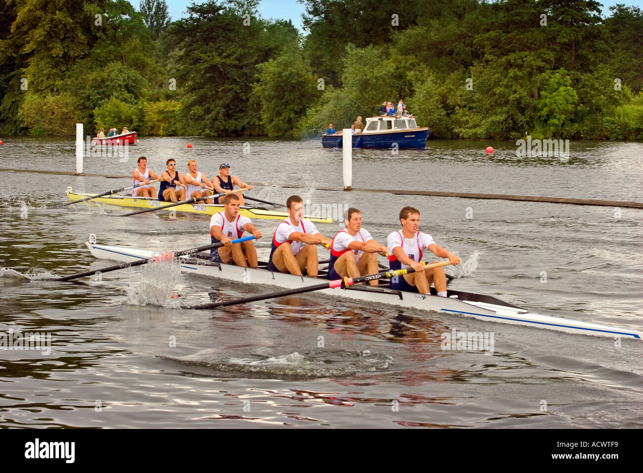 Henley royal regatta rowing hi-res stock photography and images - Alamy