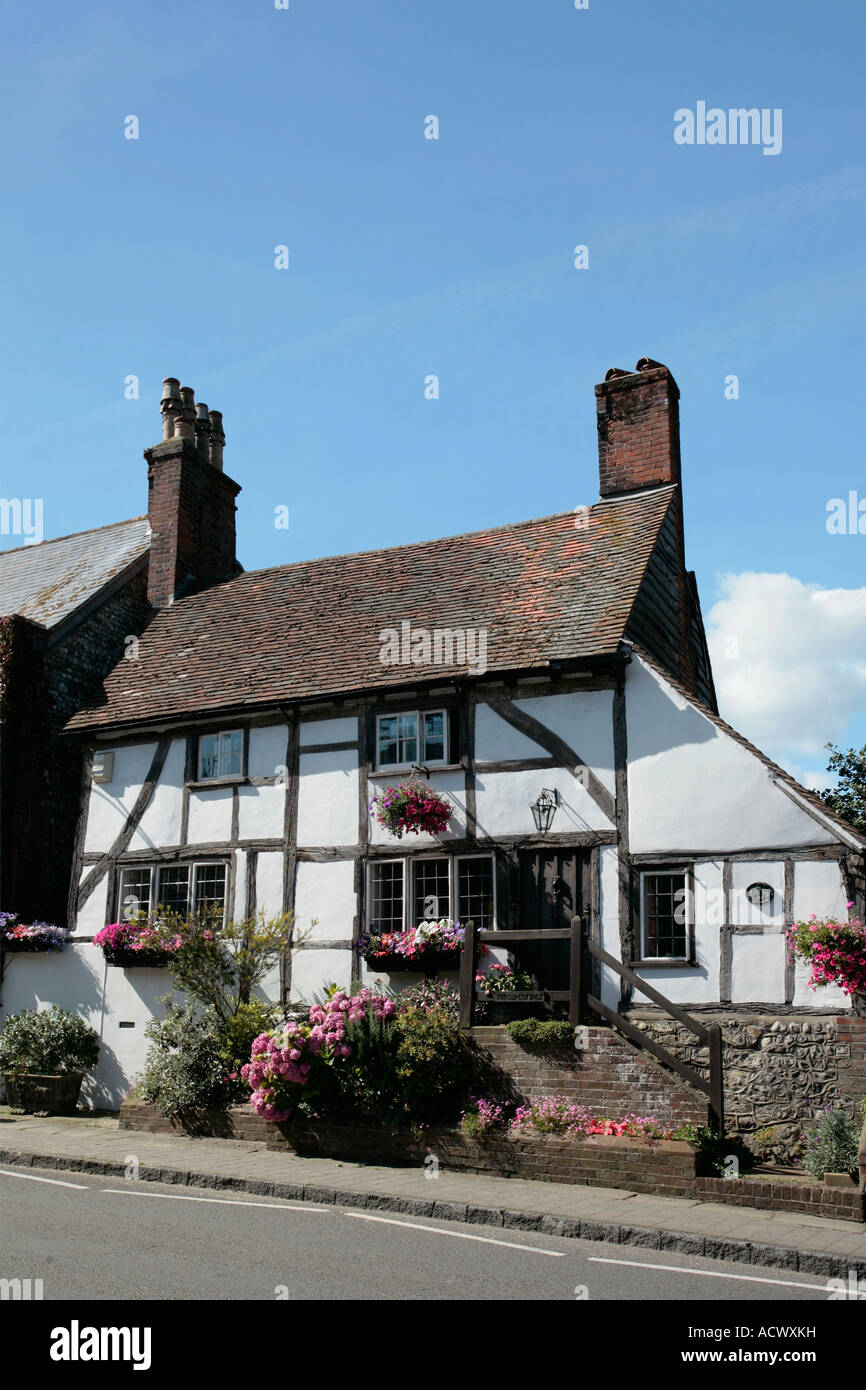 Black timber cottage hi-res stock photography and images - Alamy