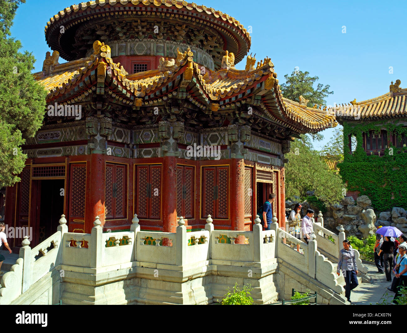 The 'Thousand Autumns Pavilion' in the Imperial Gardens of the ...