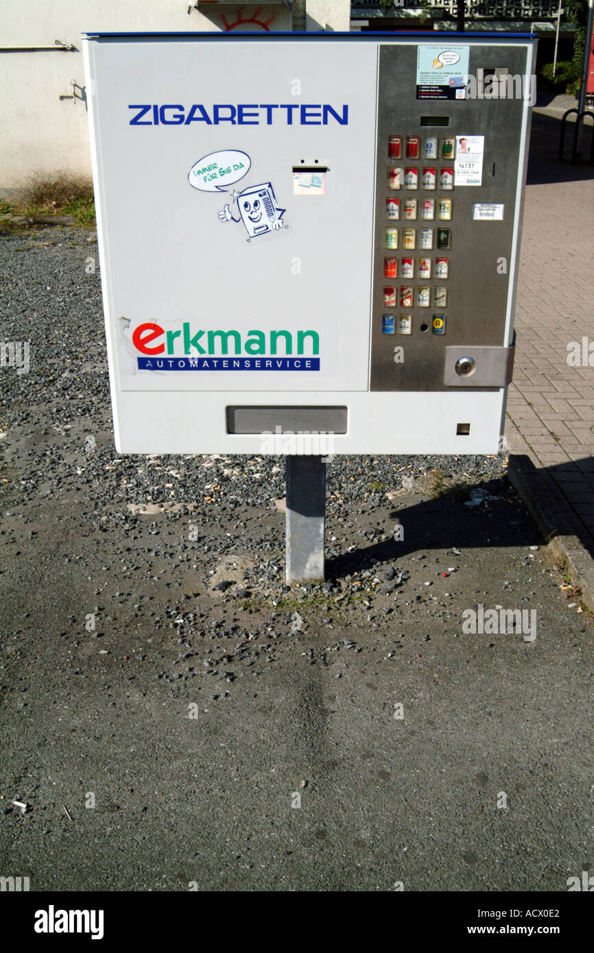 German cigarette vending machine germany hi-res stock photography and ...
