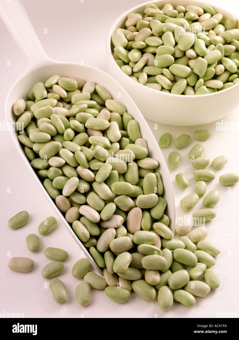 Dried flageolet beans hi-res stock photography and images - Alamy