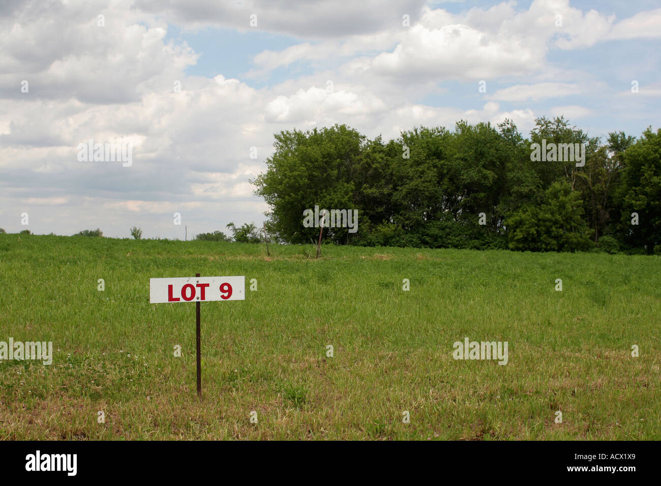 Empty housing lots hi-res stock photography and images - Alamy