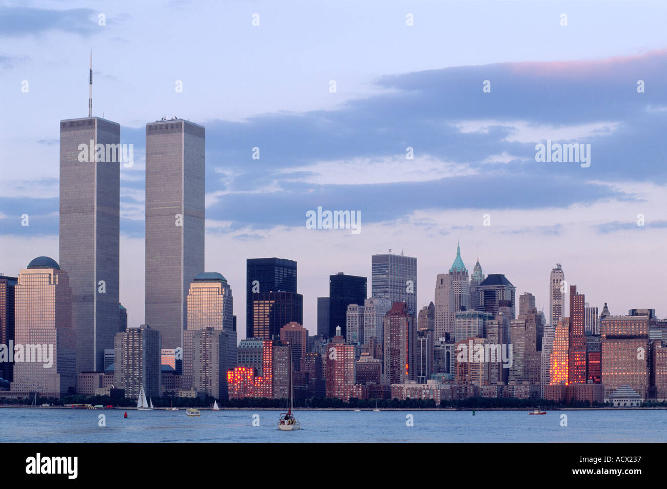 Clouds new york city twin towers skyline hi-res stock photography and ...