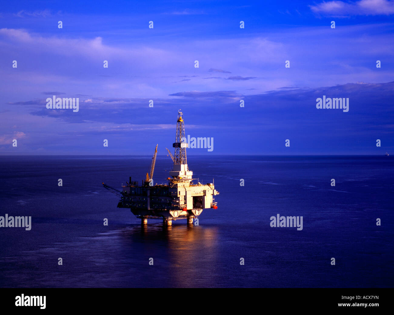 Cook inlet oil rig hi-res stock photography and images - Alamy