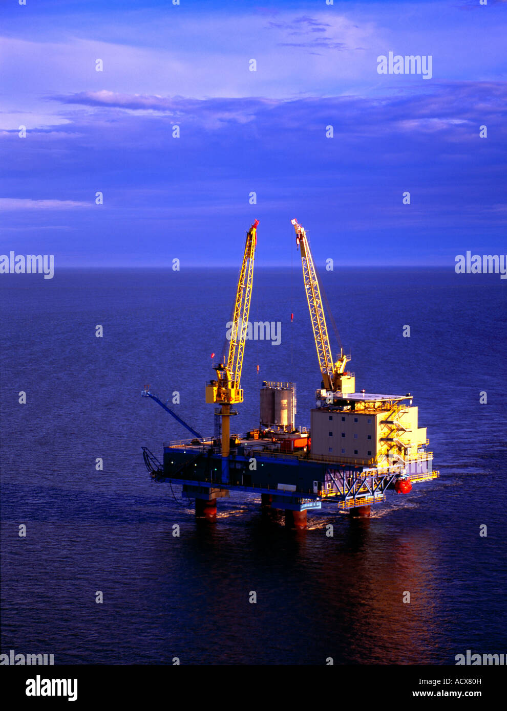 Cook inlet oil rig hi-res stock photography and images - Alamy