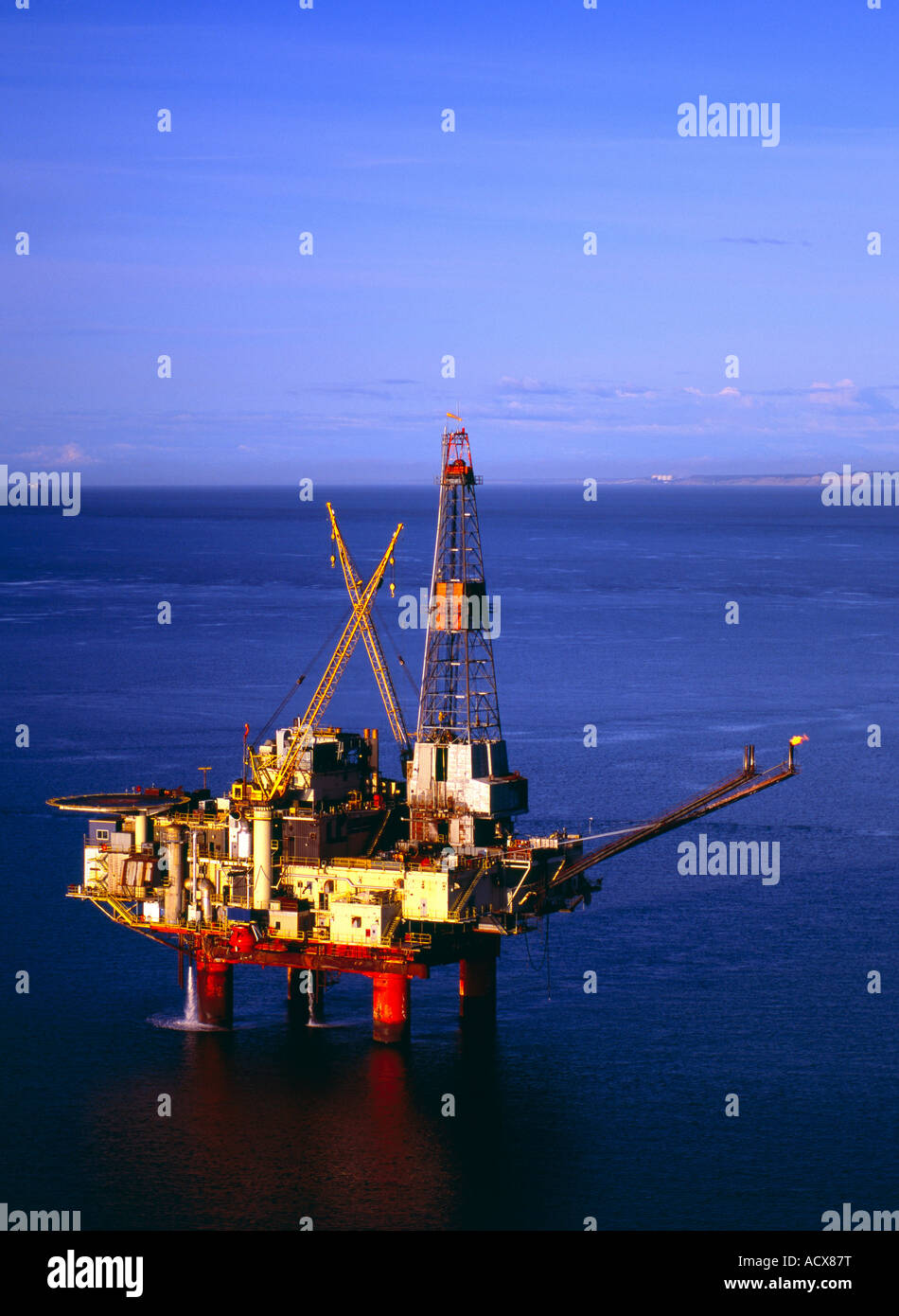 Drilling platform cook inlet hi-res stock photography and images - Alamy