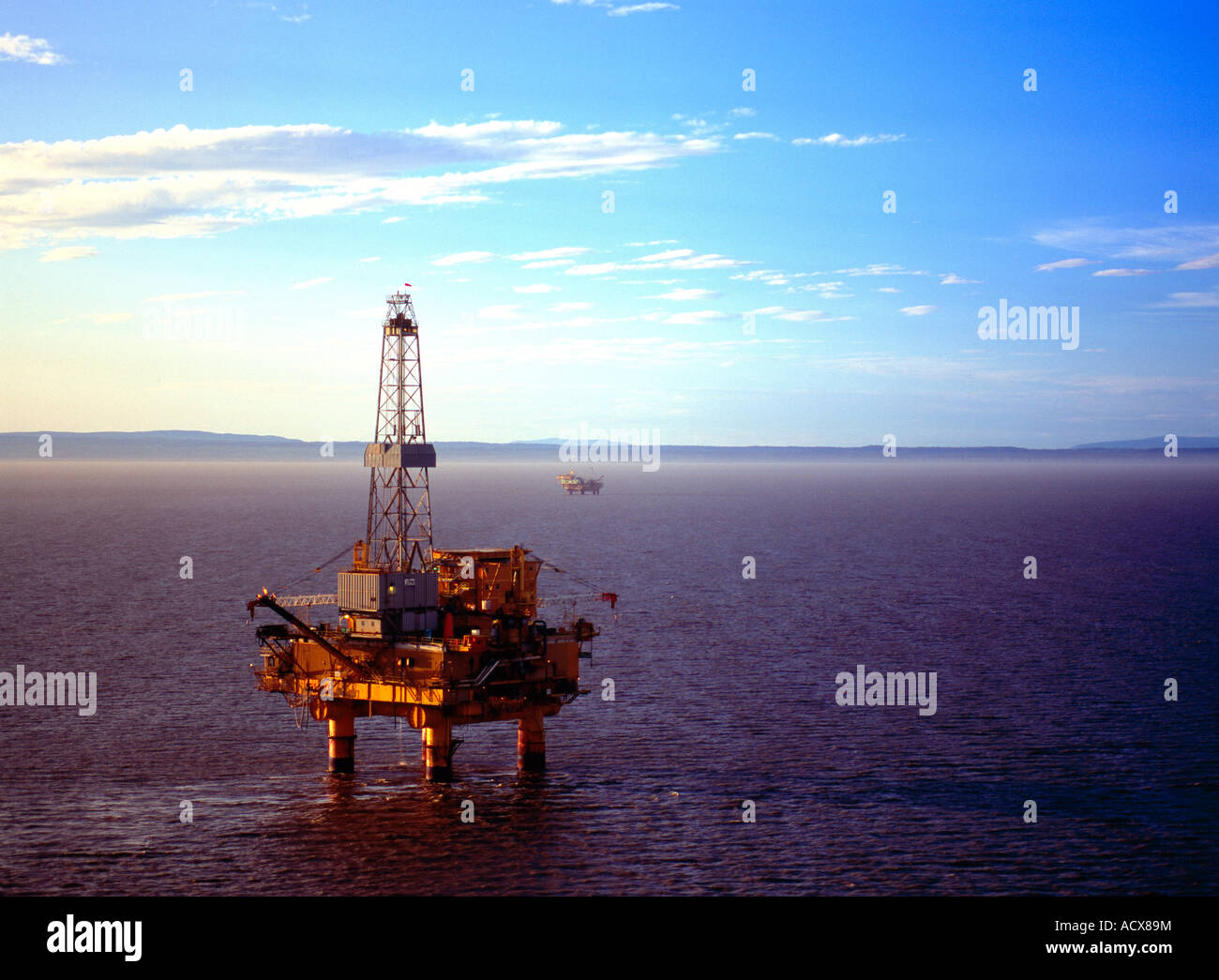 Drilling platform cook inlet hi-res stock photography and images - Alamy