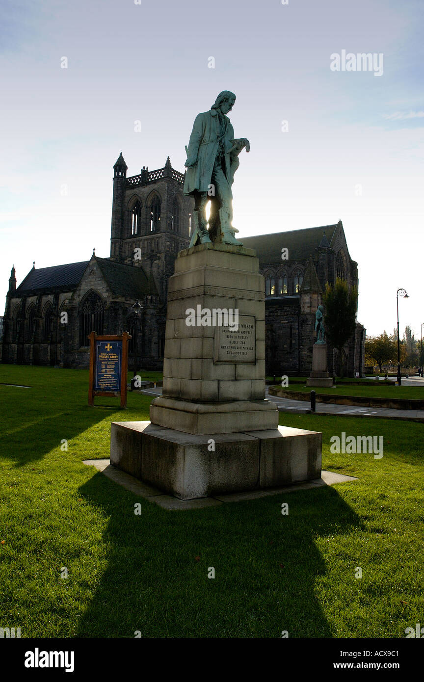 Bronze memorial alexander wilson scottish hi-res stock photography and ...