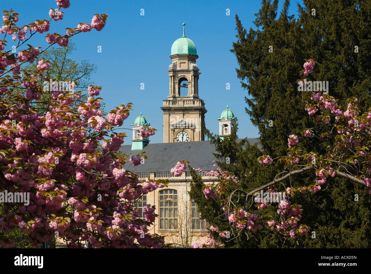 Kent in spring hi-res stock photography and images - Alamy