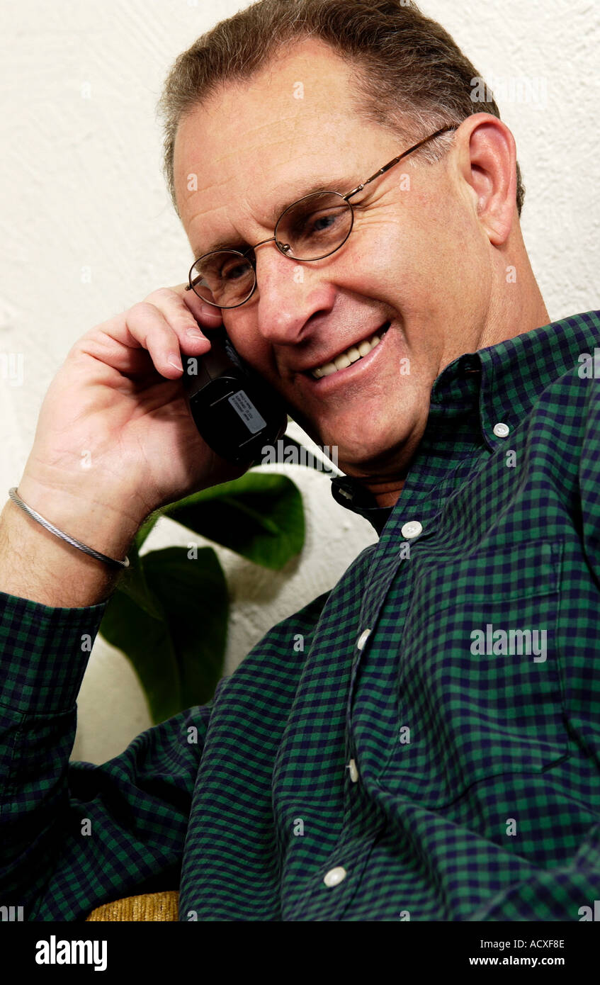 Old man cordless phone hi-res stock photography and images - Alamy