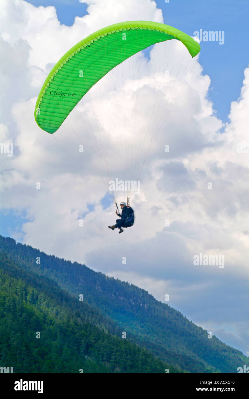 Hang glider and bird in flight hi-res stock photography and images - Alamy