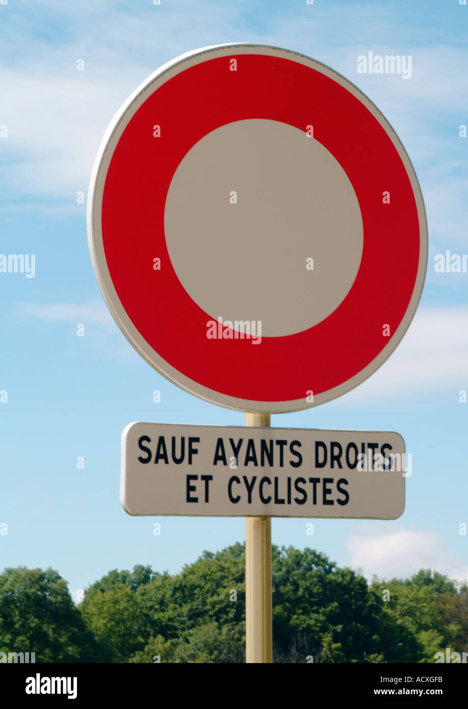 Plain Circled road sign Stock Photo - Alamy