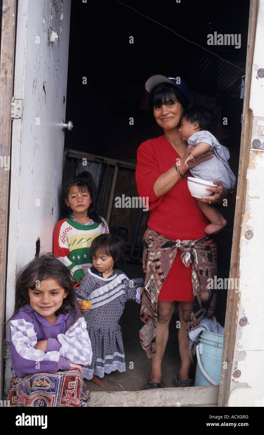 Poor family hi-res stock photography and images - Alamy