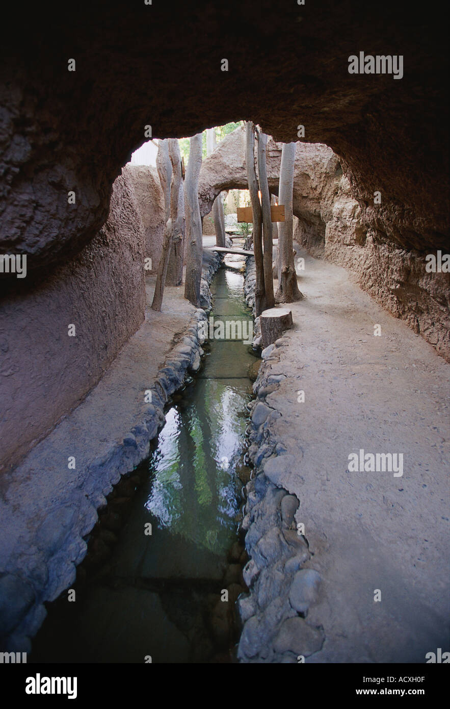Water well china chinese hi-res stock photography and images - Alamy