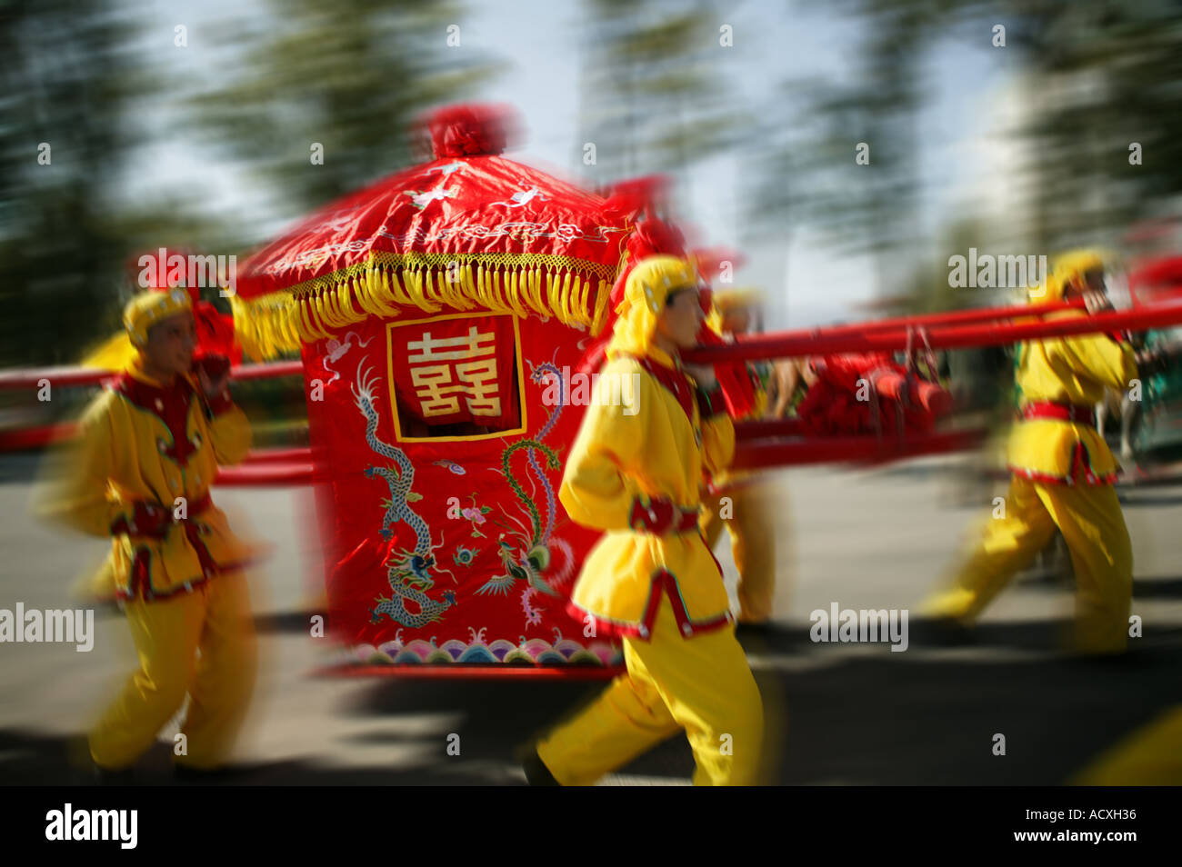 Sedan chair hi-res stock photography and images - Alamy
