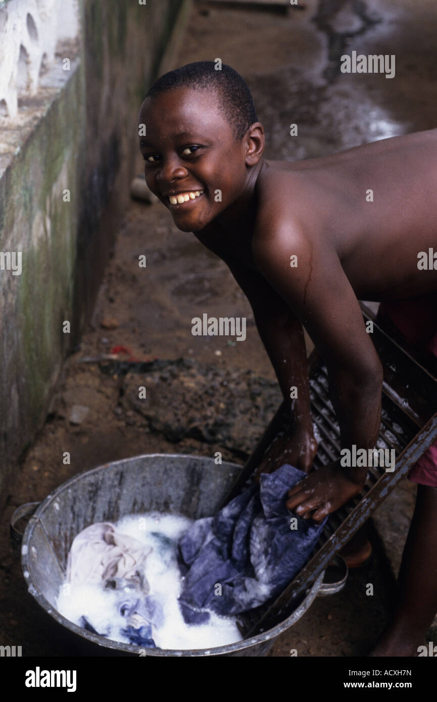 Scrubbing clothes hi-res stock photography and images - Alamy