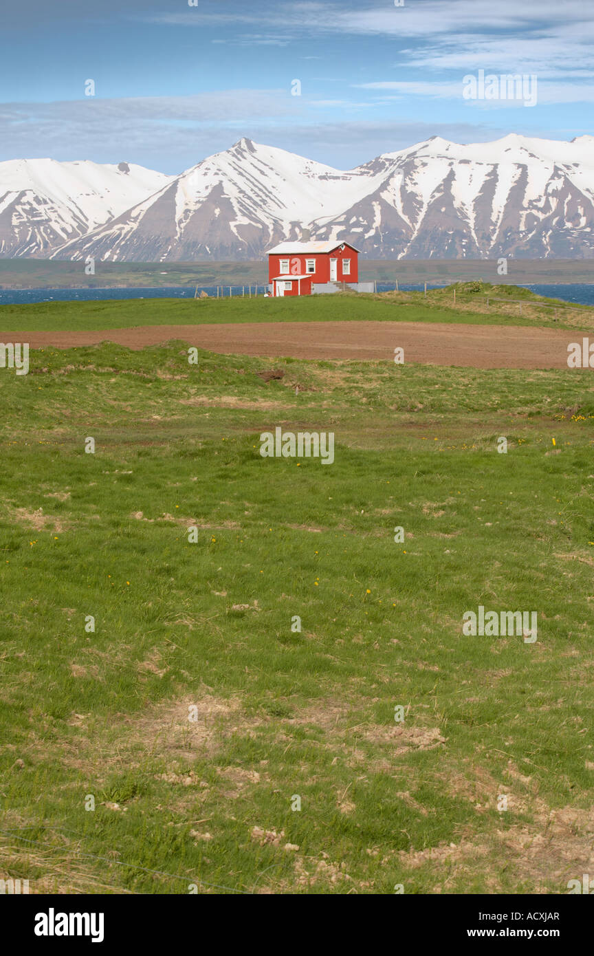 Red white cottage seashore hi-res stock photography and images - Alamy