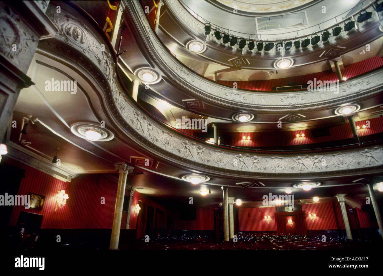 London theatre auditorium hi-res stock photography and images - Alamy