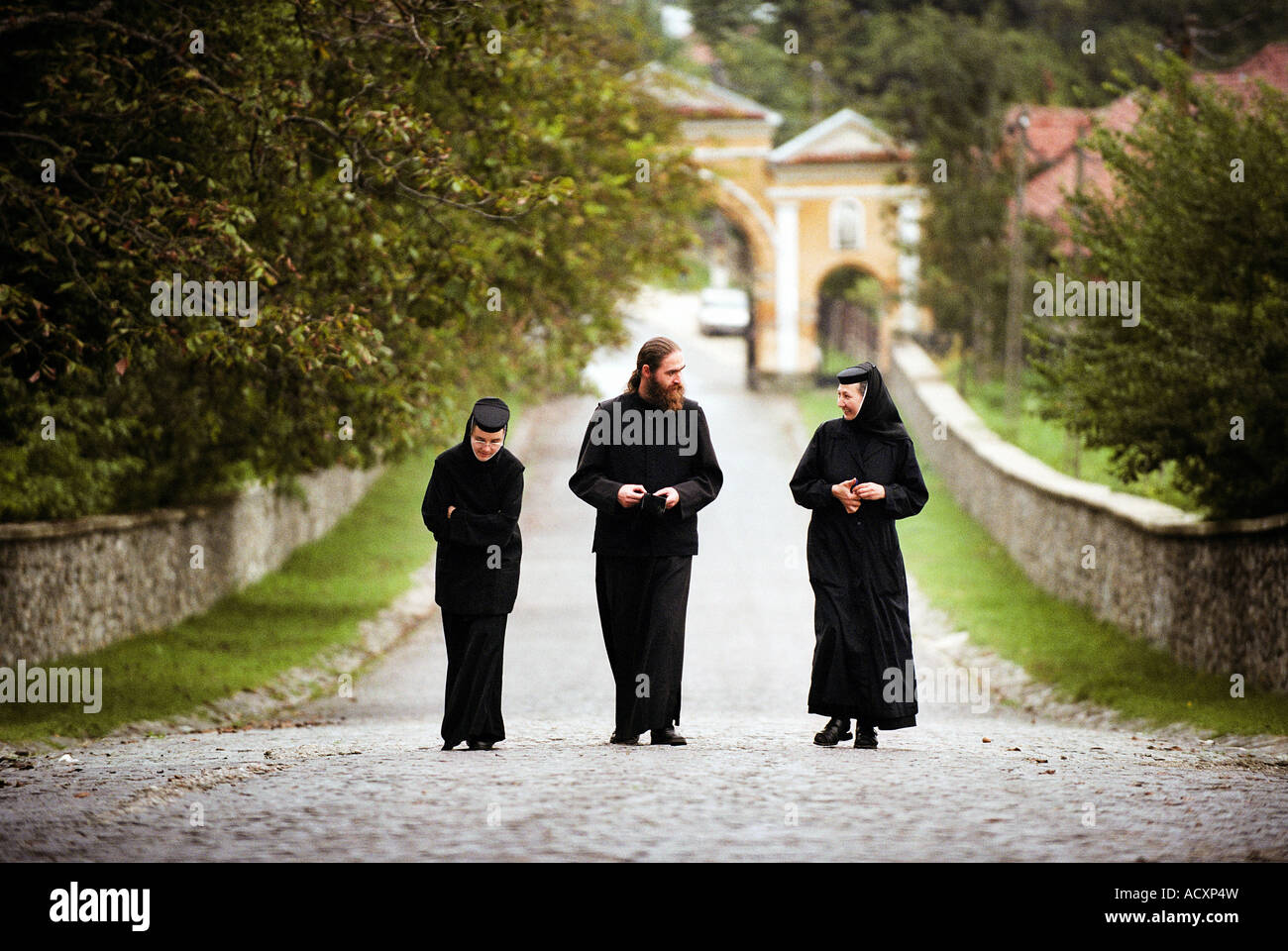 Nun's priest hi-res stock photography and images - Alamy