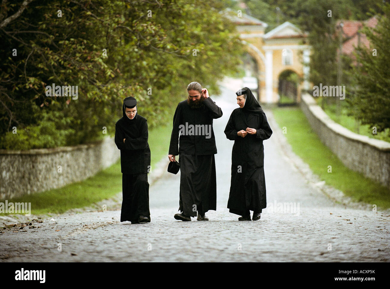 Nun's priest hi-res stock photography and images - Alamy
