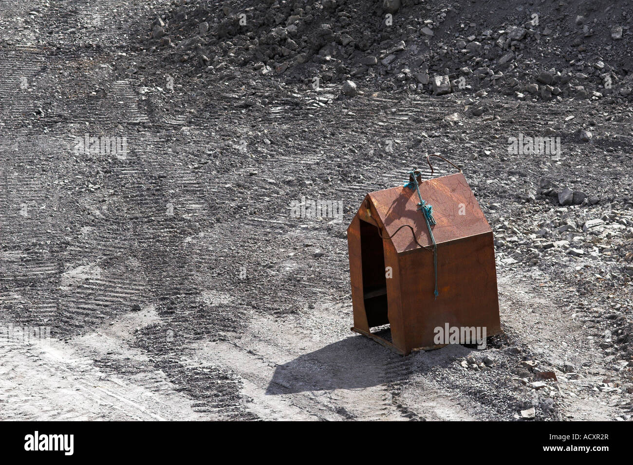a rusty metal workmans hut Stock Photo - Alamy