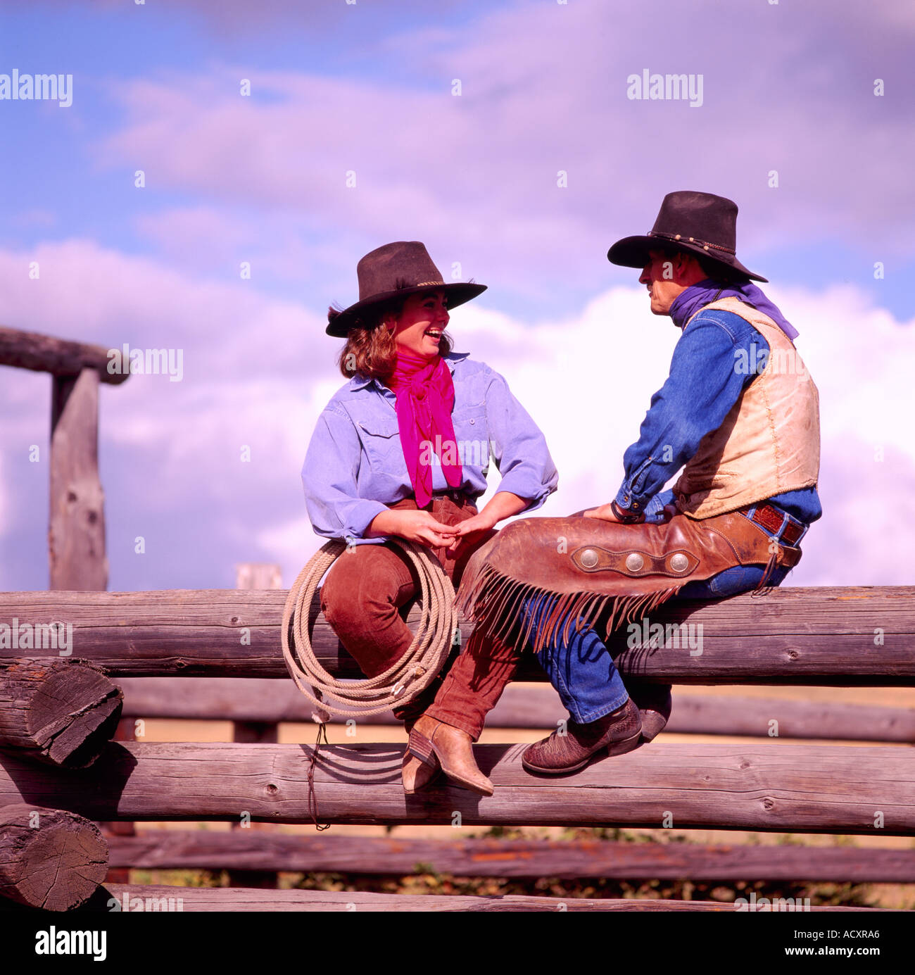 Girl talk duo hi-res stock photography and images - Alamy