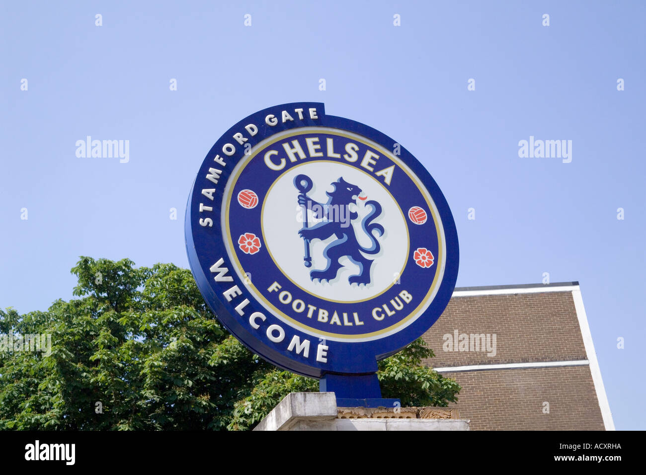 Chelsea badge hi-res stock photography and images - Alamy